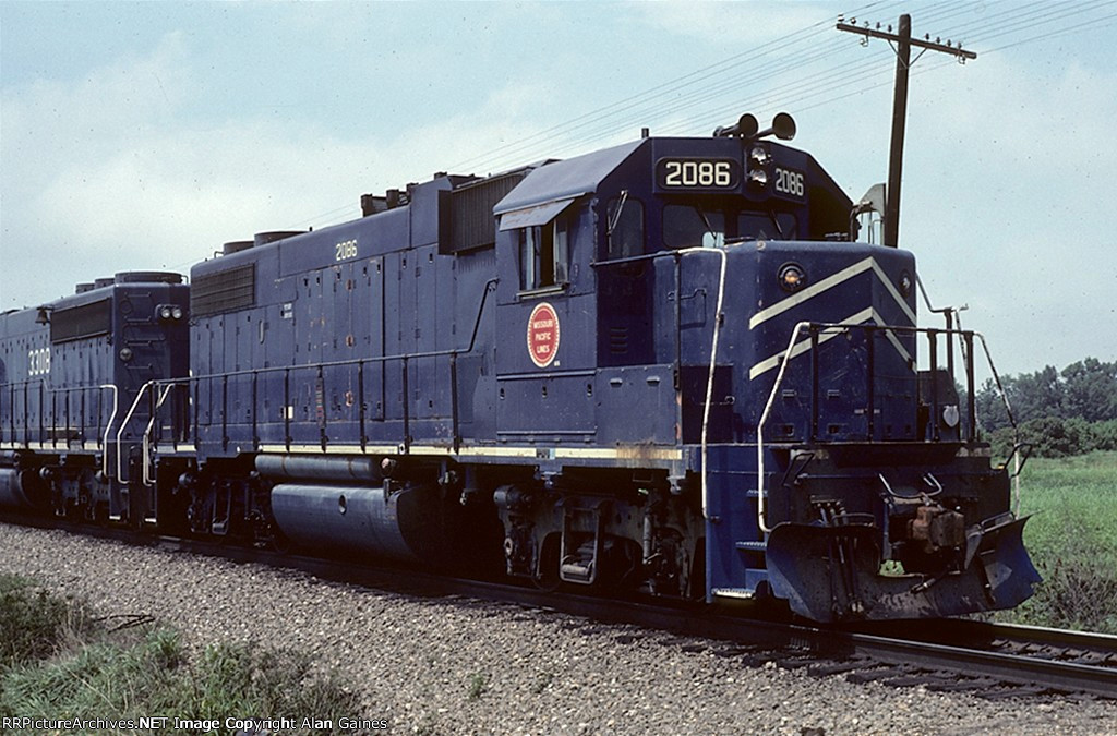 MP GP38-2 2086